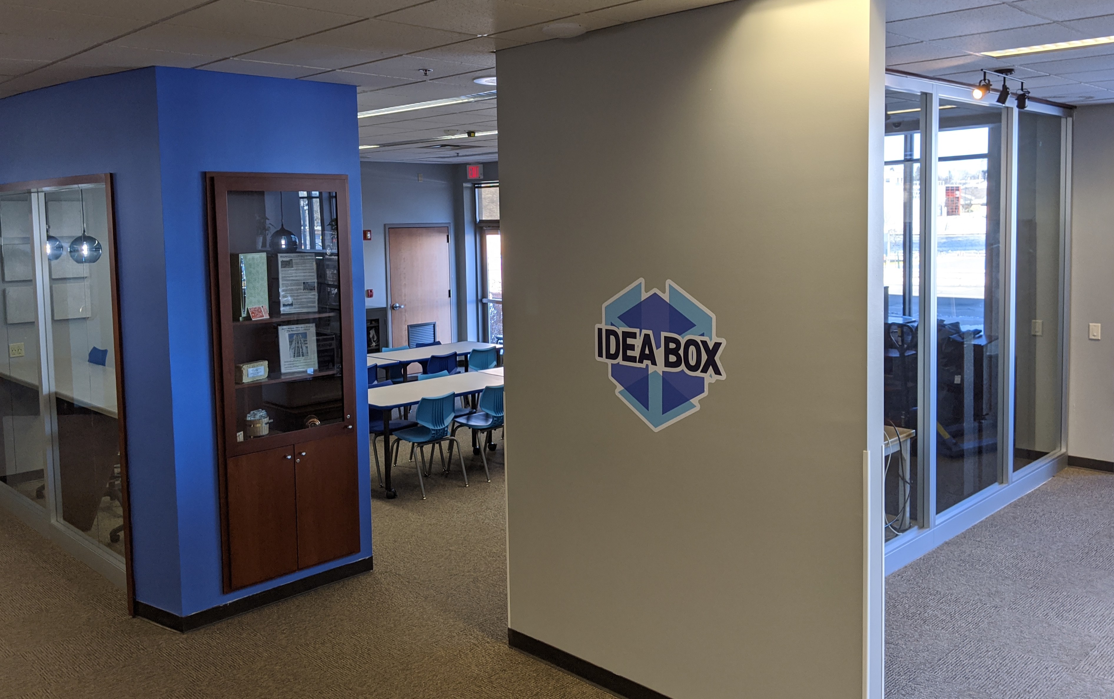 Idea Box | Manitowoc Public Library